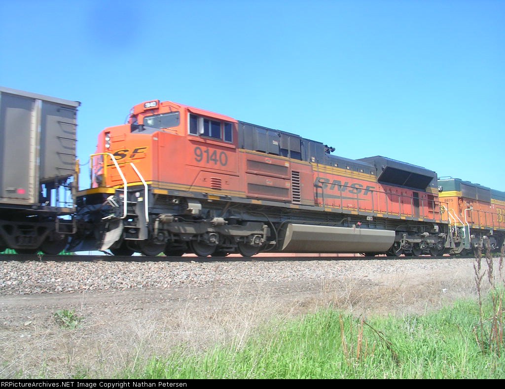 BNSF 9140